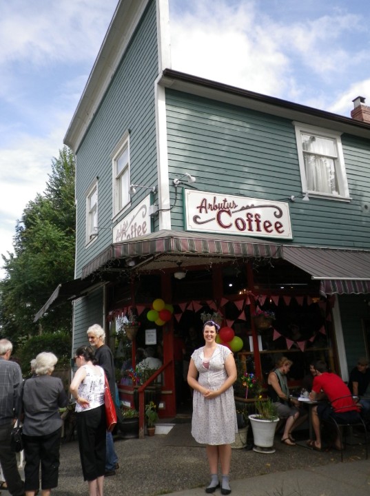 Arbutus Grocery | Eve Lazarus