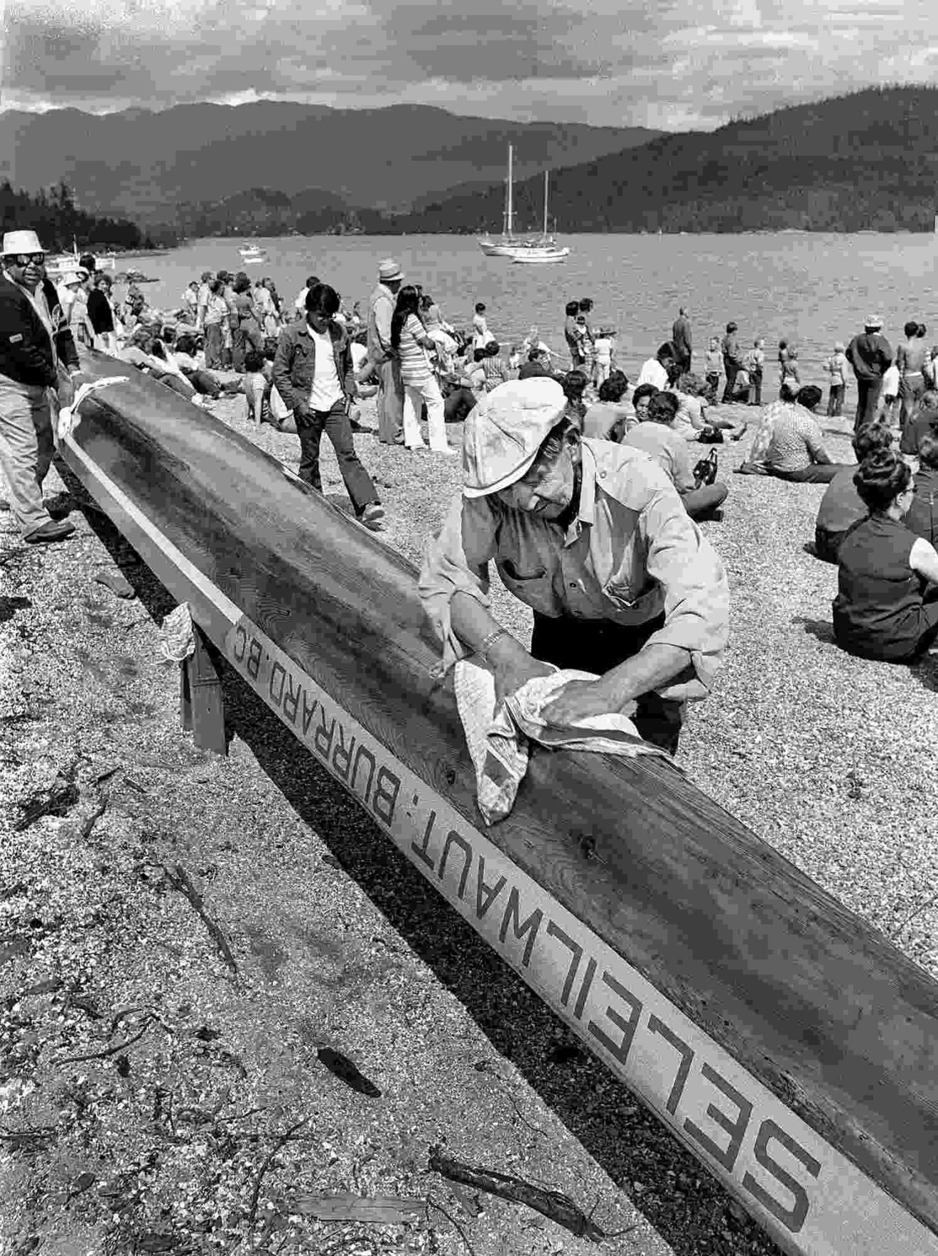 Whey-ah-Wichen Canoe Festival | Eve Lazarus